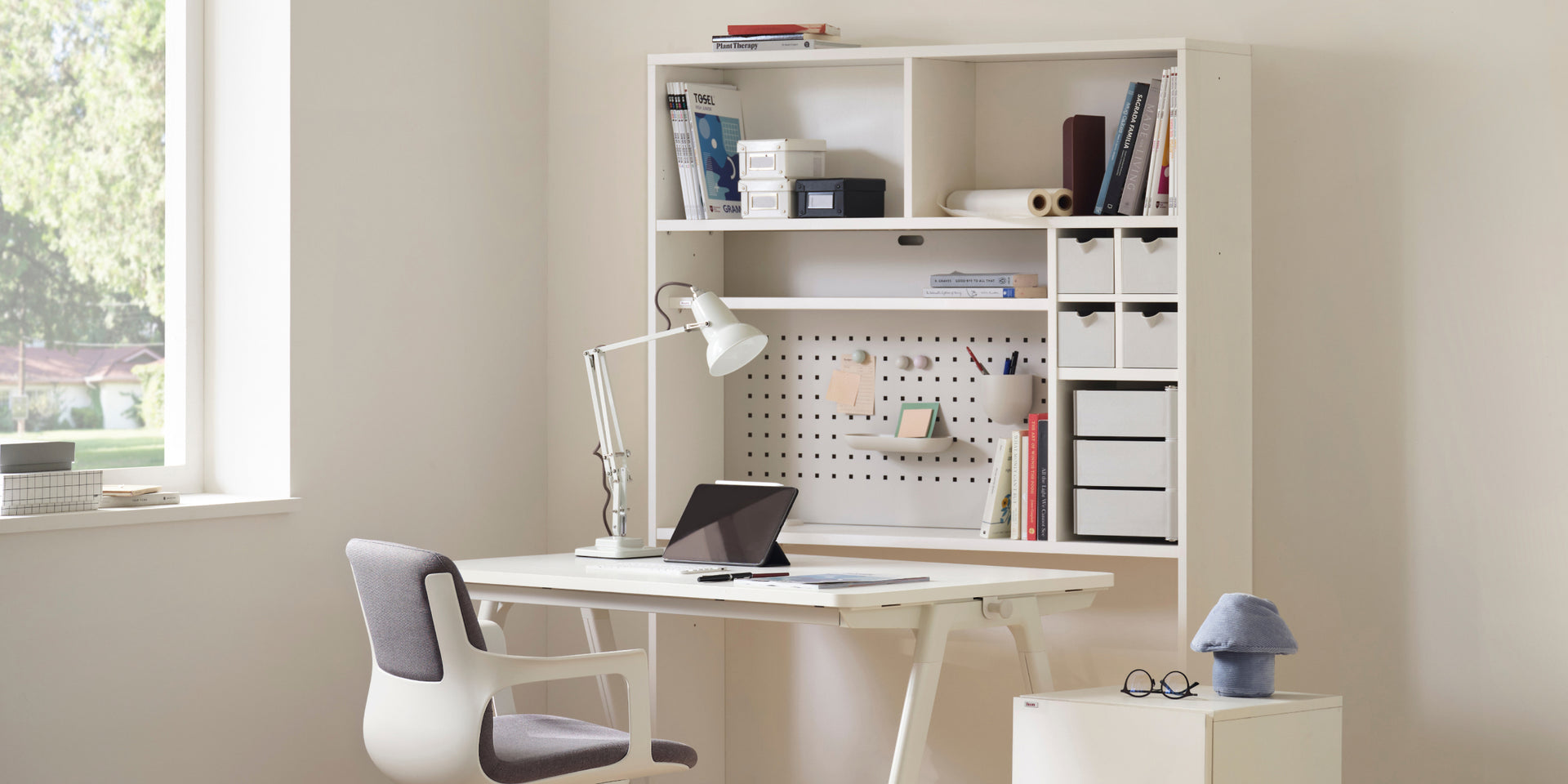 iloom怡倫 1200型 5層收納型書桌組 (集線槽,附LED)